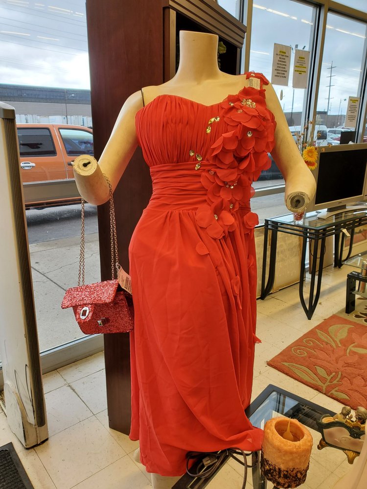 VALLEY THRIFT STORE Updated March 2024 29 Photos 38 Reviews valley-thrift-store-updated-march-2024-29-photos-38-reviews