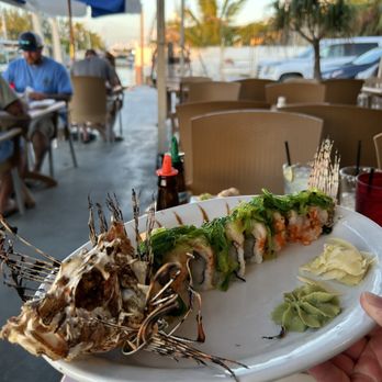 CASTAWAY WATERFRONT RESTAURANT & SUSHI BAR - Updated August 2024 - 709 ...