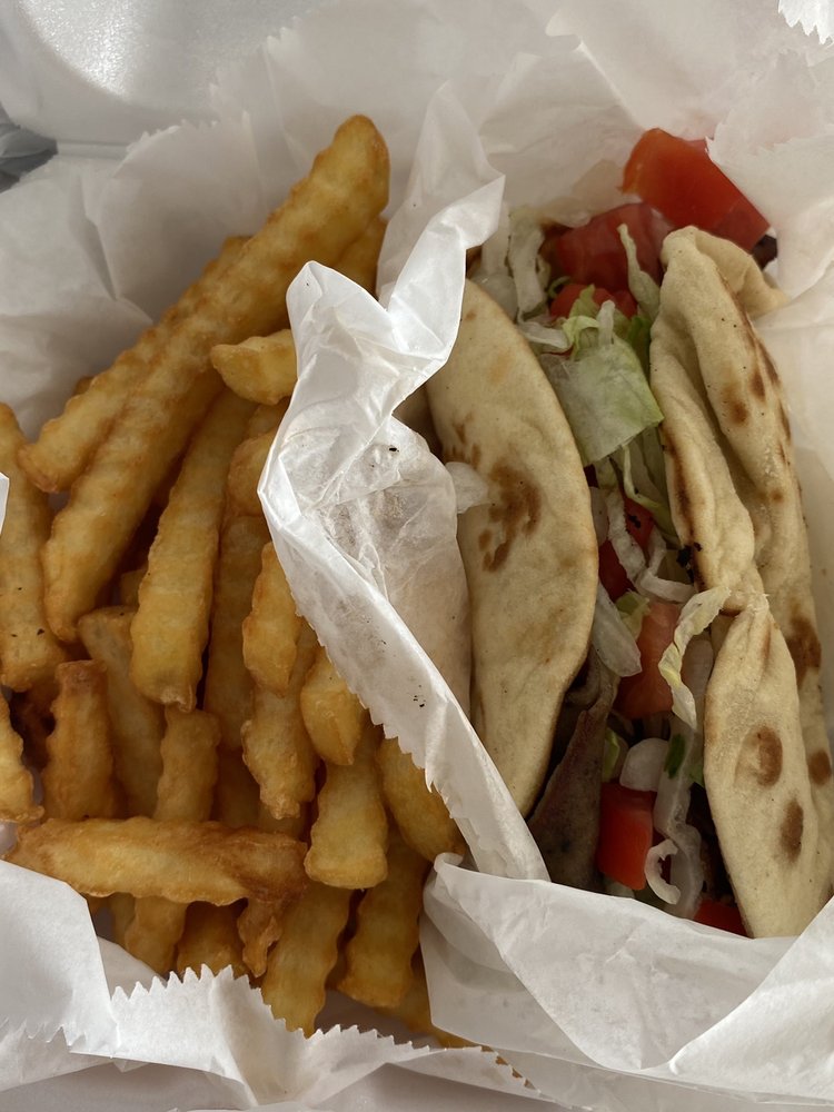 BROADWAY DELI & GRILL - Updated August 2024 - 75 Photos & 93 Reviews ...