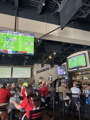 THE BREWTOP PUB AND PATIO - Updated May 2024 - 162 Photos & 146 Reviews ...