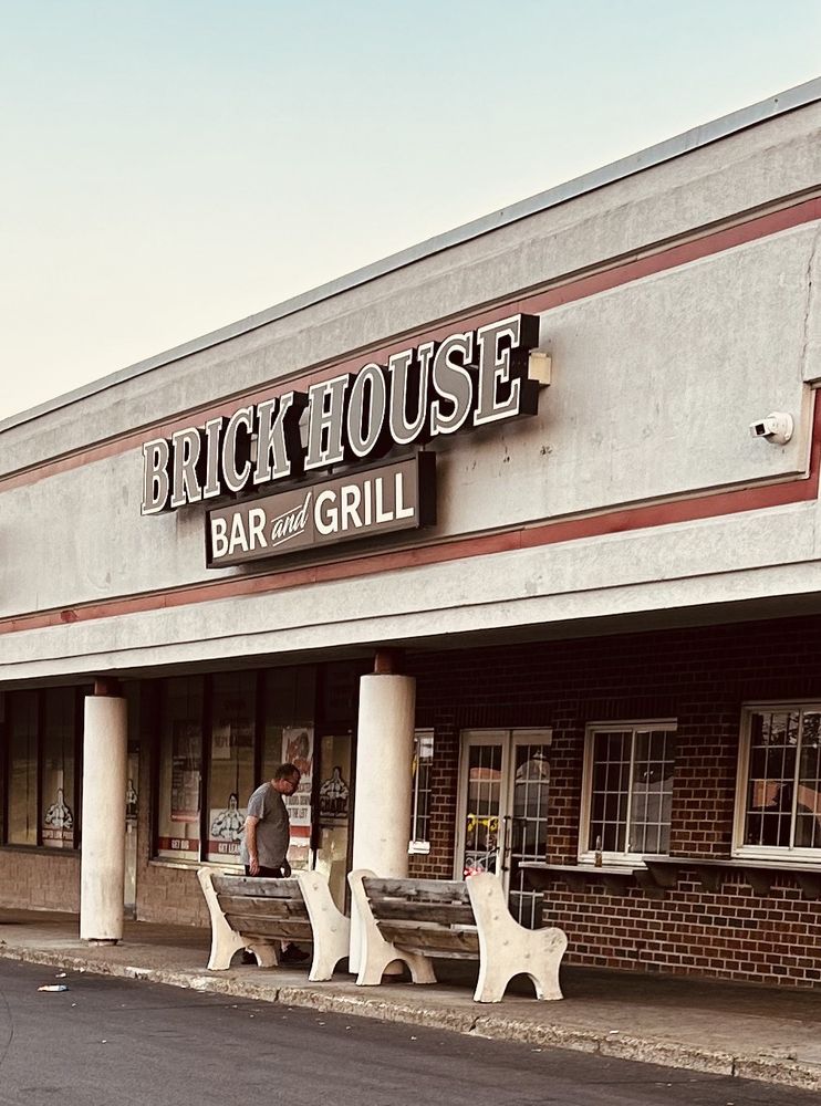 BRICK HOUSE BAR & GRILLE - Updated December 2025 - 55 Photos & 76 ...