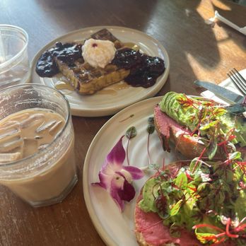 BELLDEN CAFE - Updated June 2025 - 1013 Photos & 652 Reviews - 10527 ...