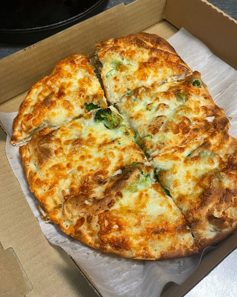 HUNGRY TIGER PIZZA - Updated December 2025 - 17 Photos & 74 Reviews ...