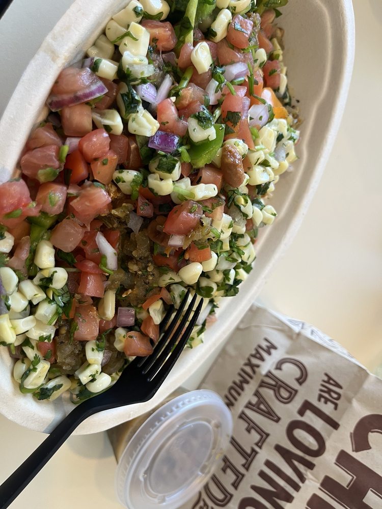 CHIPOTLE MEXICAN GRILL - Updated January 2025 - 16 Reviews - 2675 Windy ...