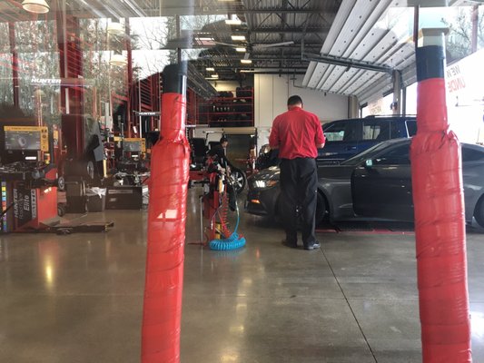 DISCOUNT TIRE - Updated May 2026 - 21 Photos & 45 Reviews - 400 W ...