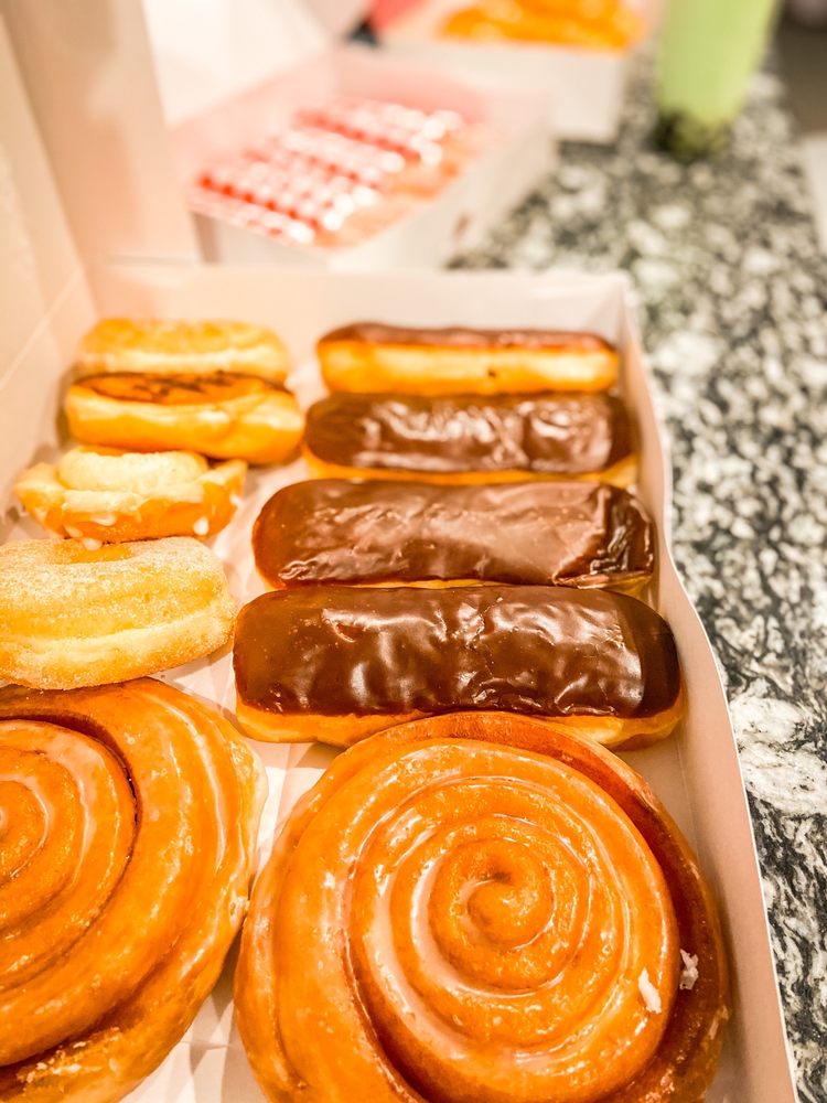 SMILING DONUTS - Updated June 2024 - 84 Photos & 67 Reviews - 428 Grand ...