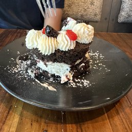 EDELWEISS PIZZA PUB PASTRIES - Updated July 2025 - 395 Photos & 183 ...