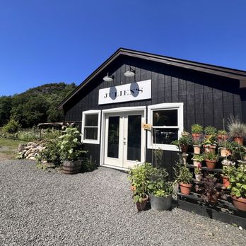 JULIEN’S FARM STORE - Updated November 2024 - 115 Photos & 28 Reviews ...