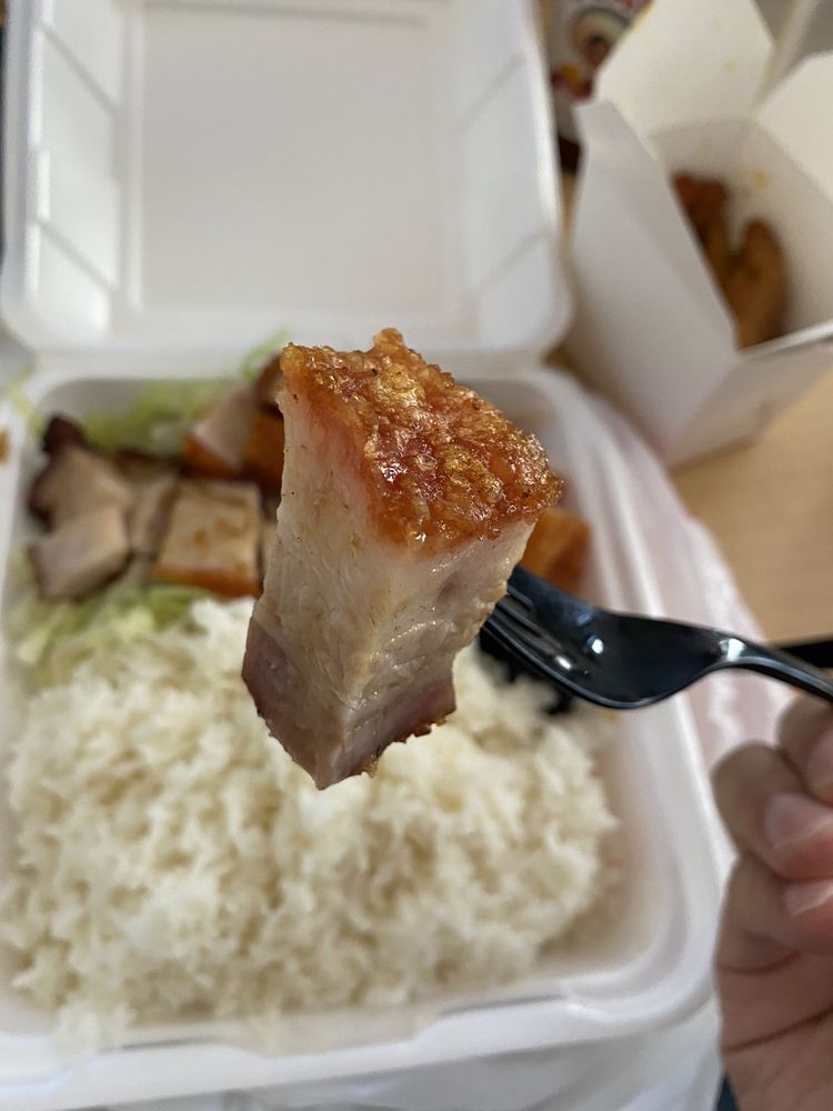 GOLDEN DAISY RESTAURANT with photos - Updated August 2024 - 116 Photos ...