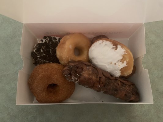 DIXIE CREAM DONUTS “MELT IN YOUR MOUTH” - 48 Photos & 162 Reviews ...