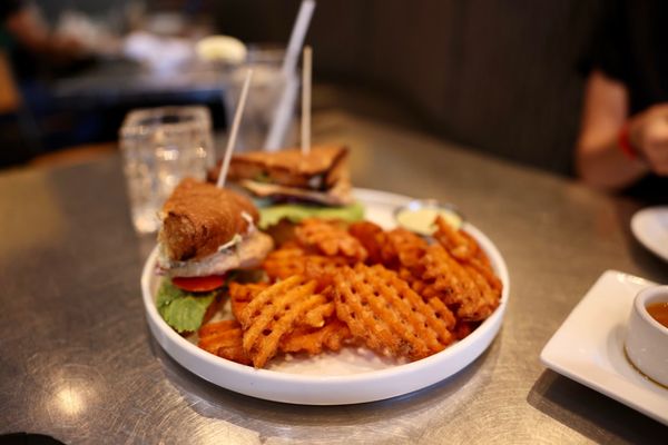 FUGAZZIS - Updated December 2025 - 329 Photos & 423 Reviews - 127 W ...