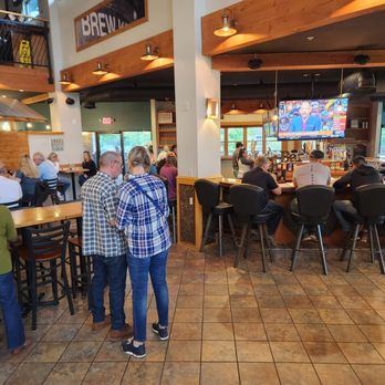 STONE PORCH ALE HOUSE - Updated December 2025 - 31 Photos & 35 Reviews ...