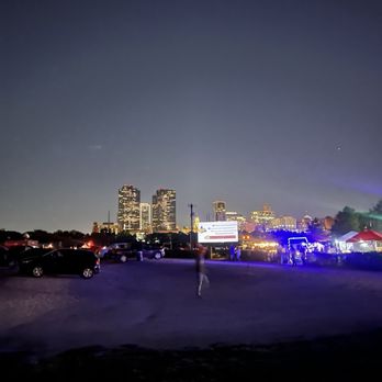 COYOTE DRIVE-IN - Updated July 2025 - 394 Photos & 349 Reviews - 223 NE ...