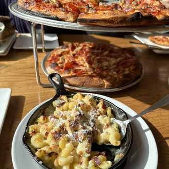 WHITECAPS PIZZA - Updated May 2024 - 418 Photos & 736 Reviews - 8290 N ...