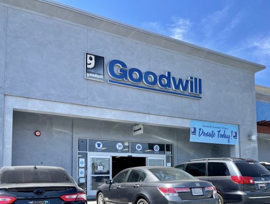 GOODWILL STORE & DONATION CENTER - Updated November 2025 - 67 Reviews ...