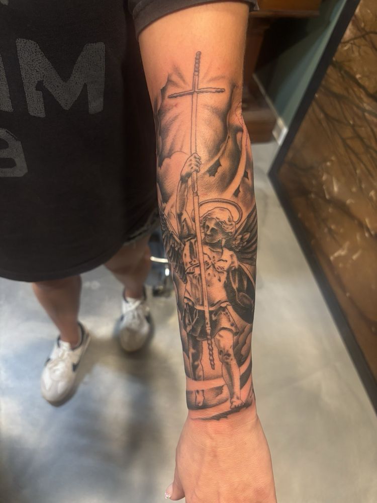 GOLD SYNDICATE TATTOO - Updated January 2026 - 724 S Logan Blvd ...