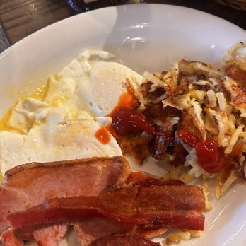 CRACKER BARREL OLD COUNTRY STORE - Updated January 2025 - 467 Photos ...