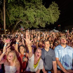 THE BACKYARD BAR STAGE AND GRILL - Updated July 2025 - 192 Photos & 171 ...