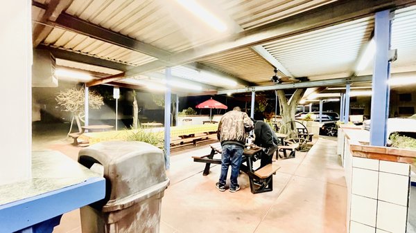 H & W DRIVE IN - Updated February 2025 - 196 Photos & 521 Reviews - 121 ...