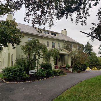 YALE MANOR B&B AND YURTS - Updated October 2025 - 61 Photos - 563 Yale ...