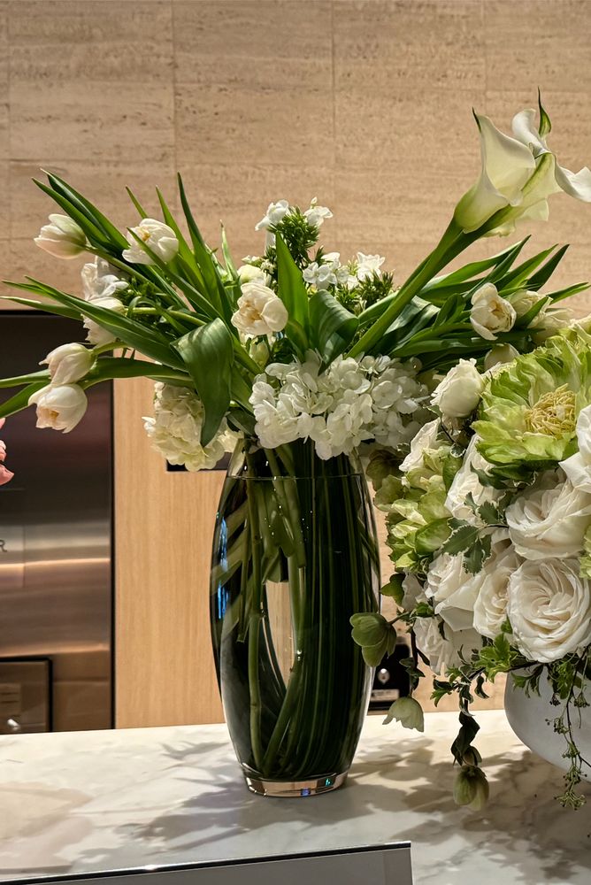 THE EMPTY VASE FLORIST - Updated April 2025 - 226 Photos & 199 Reviews ...