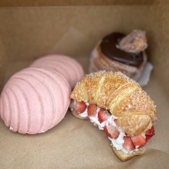 LA CHEVE BAKERY AND BREWS - Updated February 2025 - 1758 Photos & 779 ...