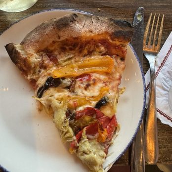 THE HALL’S PIZZA KITCHEN - Updated October 2024 - 808 Photos & 644 ...