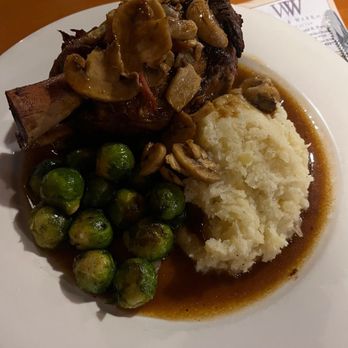 RED BRIDGE TAVERN - Updated June 2025 - 126 Photos & 214 Reviews - 22 ...