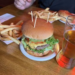 LIONS TAP FAMILY RESTAURANT - Updated October 2025 - 270 Photos & 520 ...