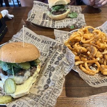 STACK’D BURGERS & BEER - OAKLAND - Updated February 2025 - 263 Photos ...