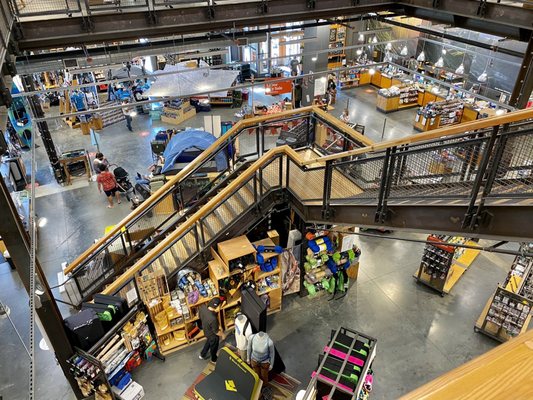 REI - Updated July 2025 - 139 Photos & 170 Reviews - 6220 Topanga ...