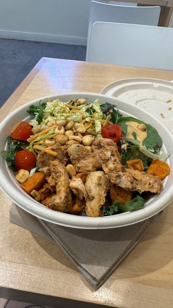 MAD RADISH - Updated December 2025 - 22 Photos & 11 Reviews - 120 Bloor ...