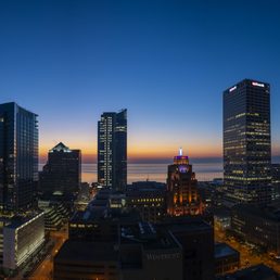 BLU - Updated September 2025 - 279 Photos & 163 Reviews - 424 E ...