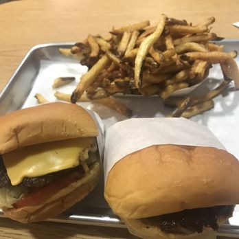 UNIBURGER - Updated November 2025 - 13 Reviews - 2001 Rue Saint-Denis ...