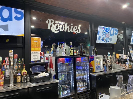 DOWNTOWN ROOKIES SPORTS BAR - Updated June 2026 - 122 Photos & 179 ...