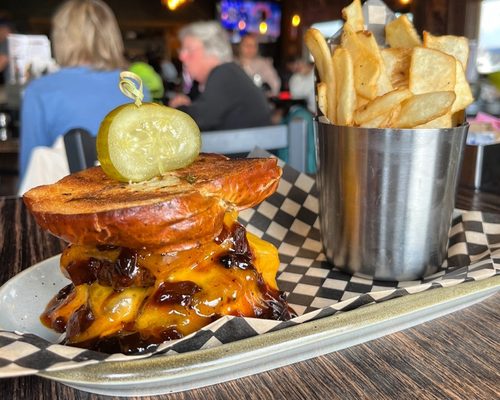 BRAND 44 N TAVERN - Updated May 2025 - 131 Photos & 99 Reviews - 8060 ...