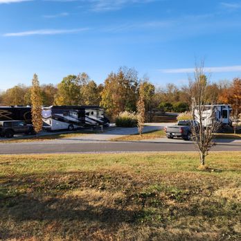 WHISPERING HILLS RV PARK - Updated December 2025 - 66 Photos & 57 ...
