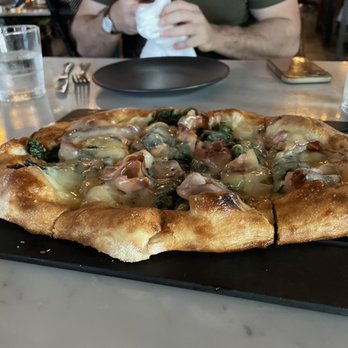 SERIOUS PIE DOWNTOWN - Updated July 2024 - 3226 Photos & 4638 Reviews ...