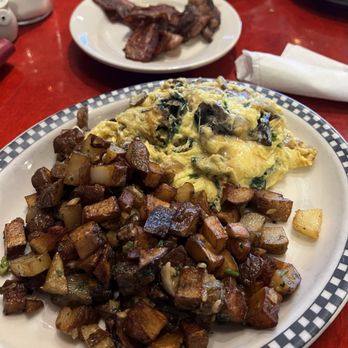 THE FLY TRAP - Updated October 2025 - 735 Photos & 1048 Reviews - 22950 ...