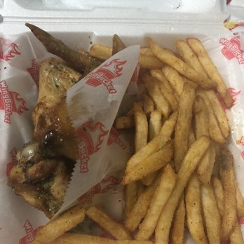 WINGBUCKET - Updated July 2024 - 554 Photos & 608 Reviews - 1200 Main ...