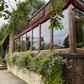 MOLLY’S RESTAURANT & BAR - Traditional American Restaurant in Hanover ...