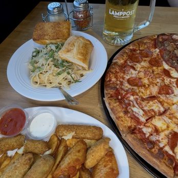 LAMPPOST PIZZA & BREWERY - Updated December 2025 - 25 Photos & 24 ...