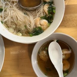 PHO LEGEND - Updated December 2025 - 620 Photos & 547 Reviews - 209 S ...