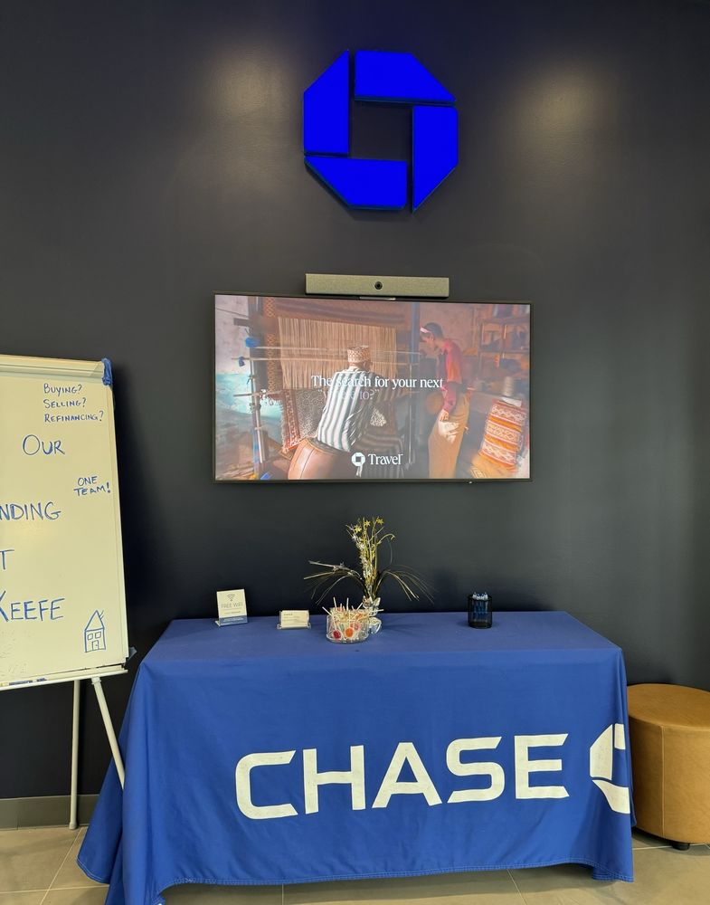 CHASE BANK - Updated July 2025 - 24 Reviews - 150 N Michigan Ave ...