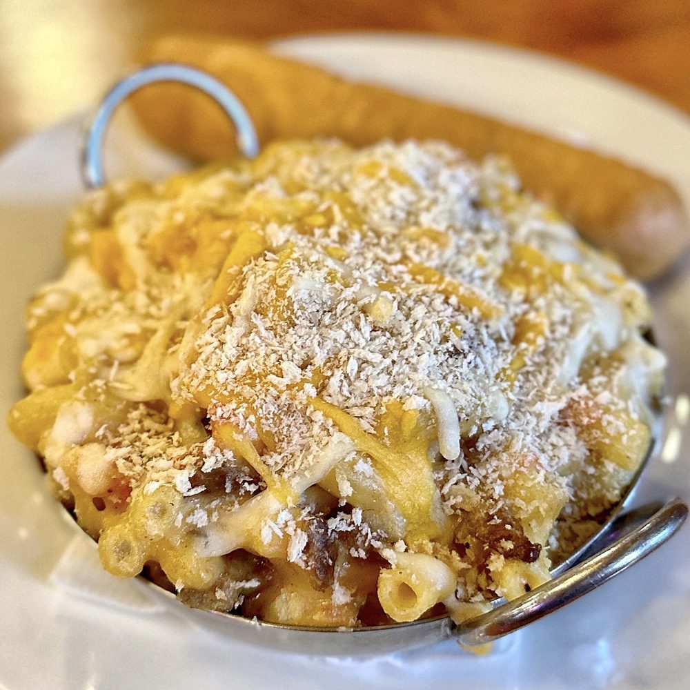 HAMBURGER FACTORY FAMILY RESTAURANT - 556 Photos & 523 Reviews - 14122 ...