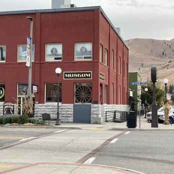 LAKE CHELAN MUSEUM - Updated October 2025 - 12 Photos - 204 E Woodin ...