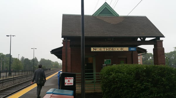 NORTHBROOK METRA STATION - Updated December 2025 - 11 Reviews - 1401 ...