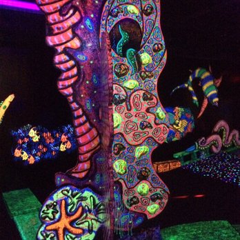 PUTTING EDGE - Updated January 2026 - 17 Photos - 105 Promenade du Centropolis, Laval, Quebec ...