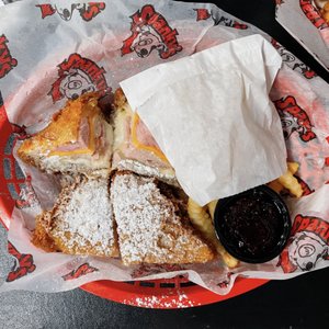 TASTEE BURGERS - Updated June 2024 - 2434 Clovis Rd, Lubbock, Texas ...