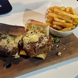 MARPLE PUBLIC HOUSE - Updated October 2025 - 75 Photos & 70 Reviews ...